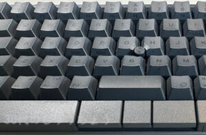 HHKB Studio JIS配列レビュー 慣れるまで打ちにくいが慣れたら化ける | 30だいのじゆうちょう